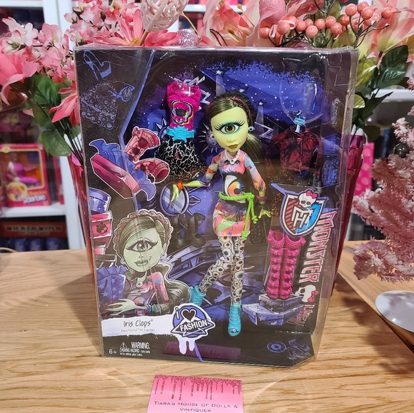Mattel | Toys | New 24 Monster High Iris Clops I Love Fashion Doll ...